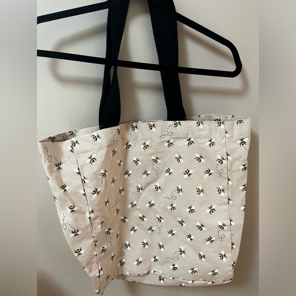 Bags | Bee Tote Bag | Poshmark